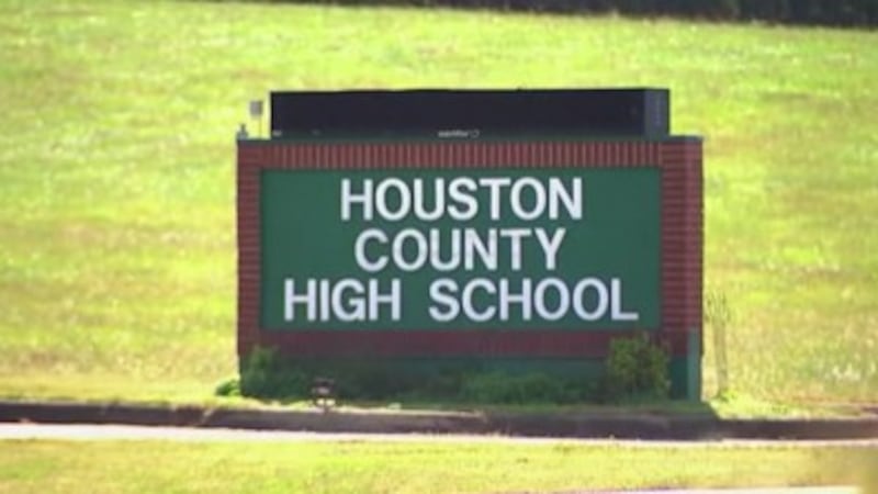 Students evacuated after bomb threat at high school in TN Students evacuated after bomb threat at high school in TN