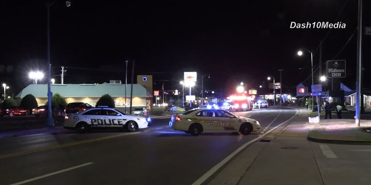 Motorcyclist dead after crashing into sign in Clarksville, police say Motorcyclist dead after crashing into sign in Clarksville, police say